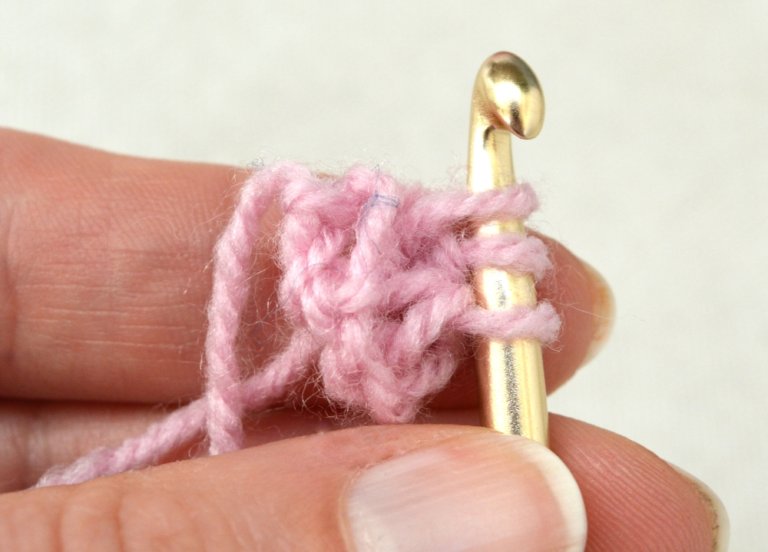 tutorial: foundation half double crochet (fhdc) - La Visch Designs
