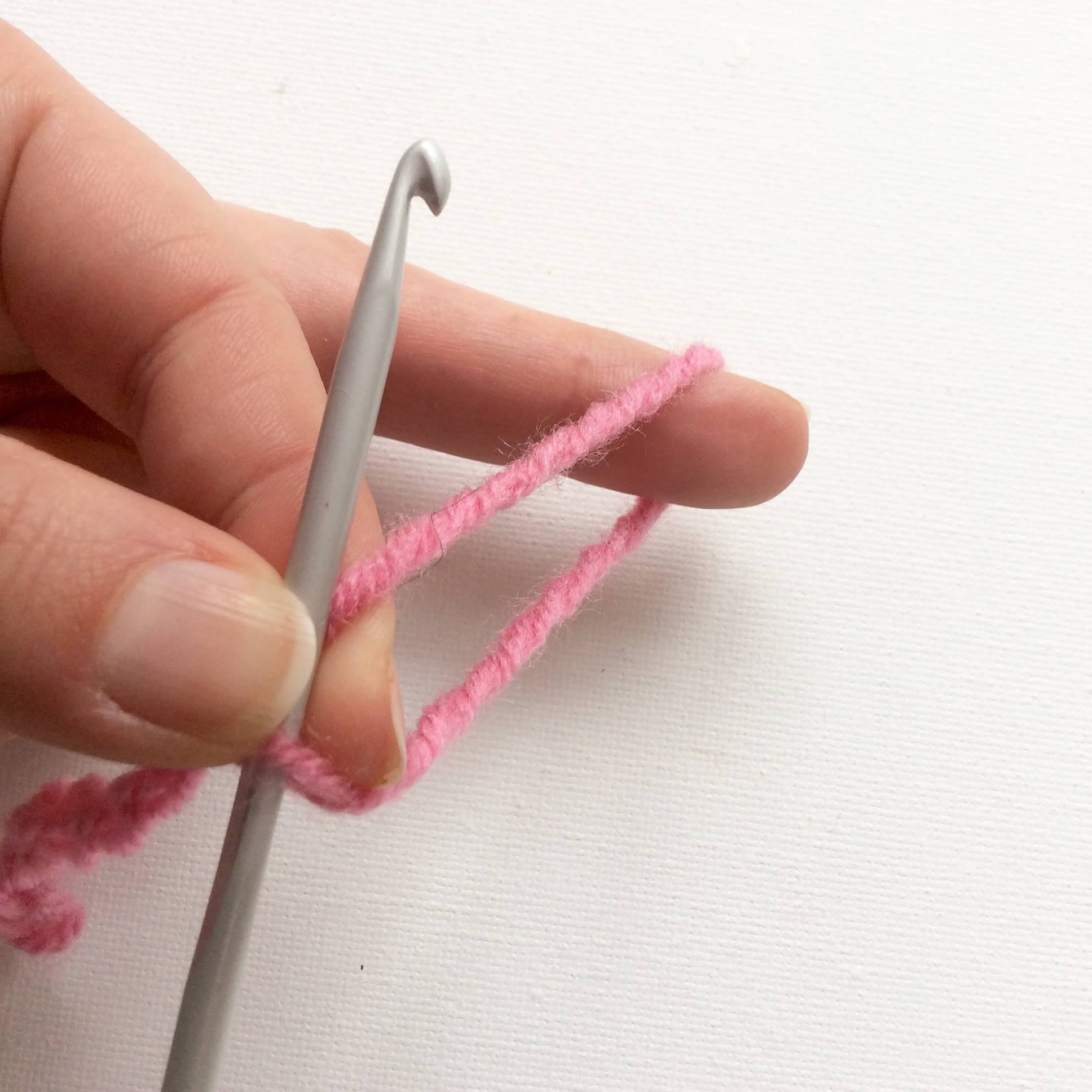 tutorial: crochet fringe - La Visch Designs