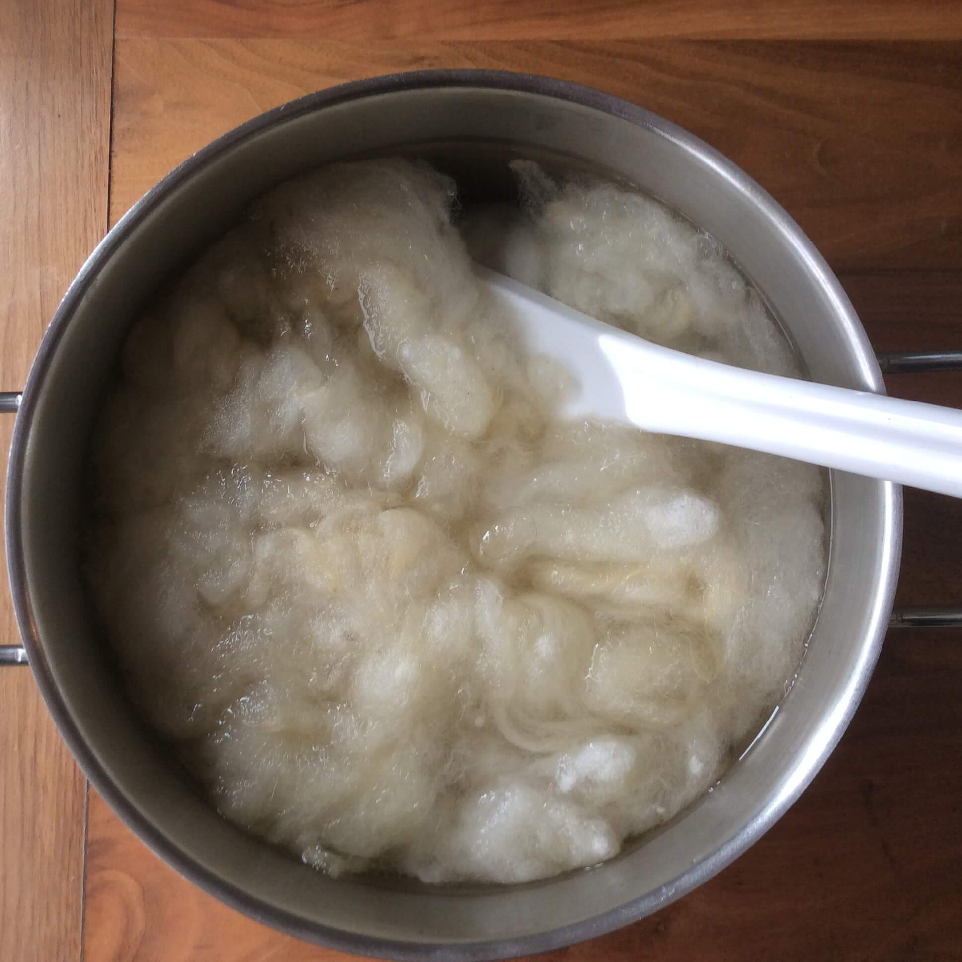 tutorial: dyeing wool - La Visch Designs