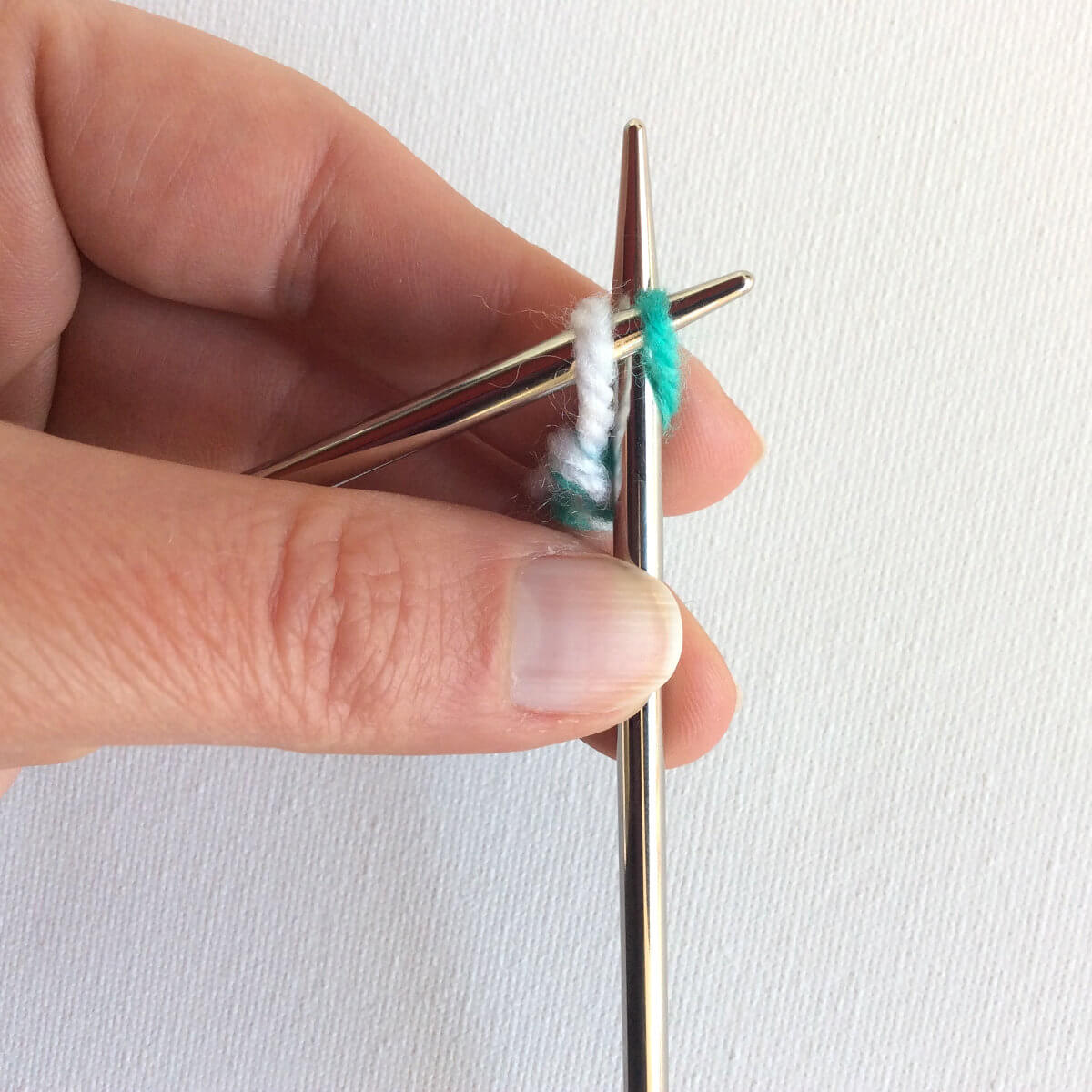 tutorial: a two-color cast-on - La Visch Designs