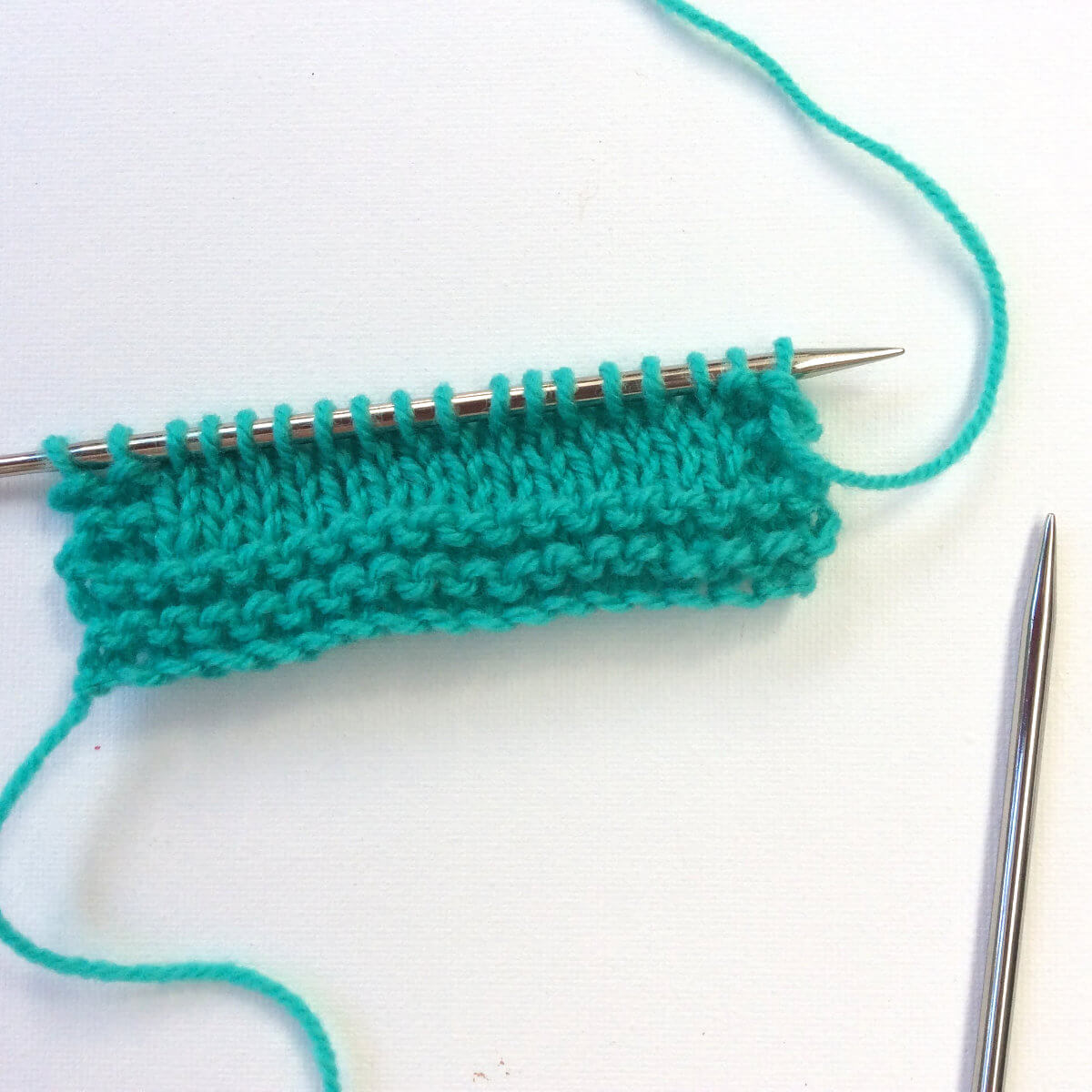 tutorial: knitting the small flower stitch - La Visch Designs