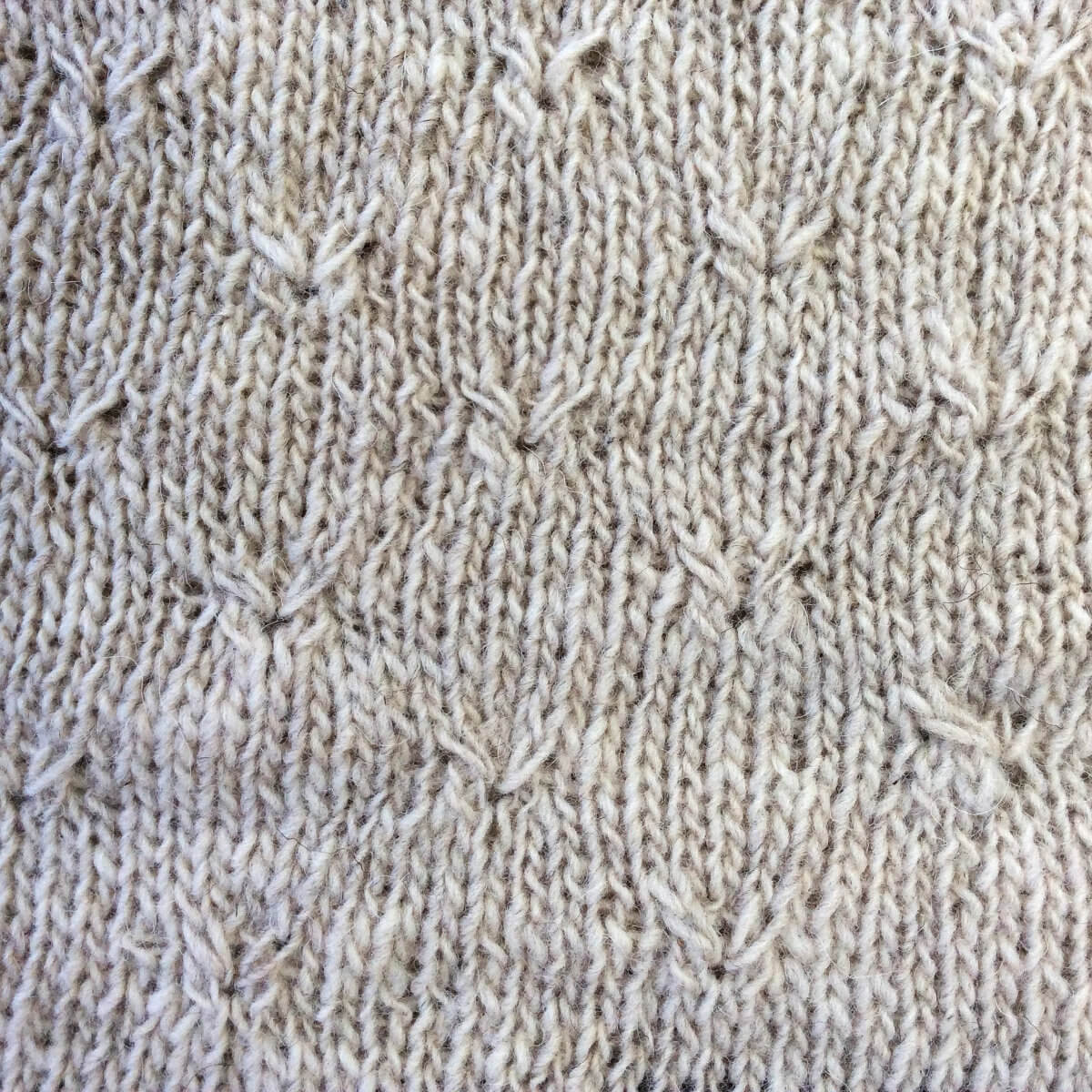 tutorial: knitting the small flower stitch - La Visch Designs