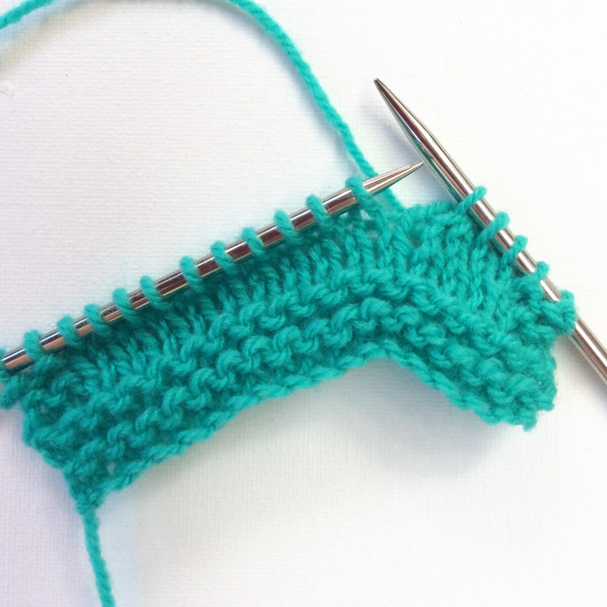 tutorial: knitting the small flower stitch - La Visch Designs