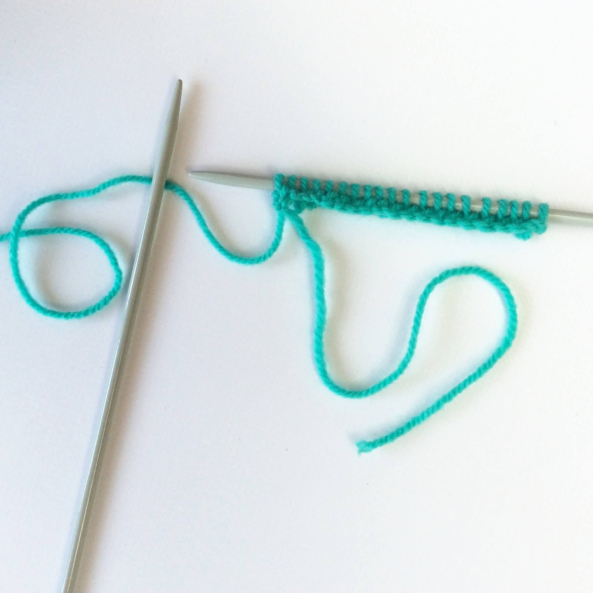 how to work the knit and garter stitch - La Visch Designs