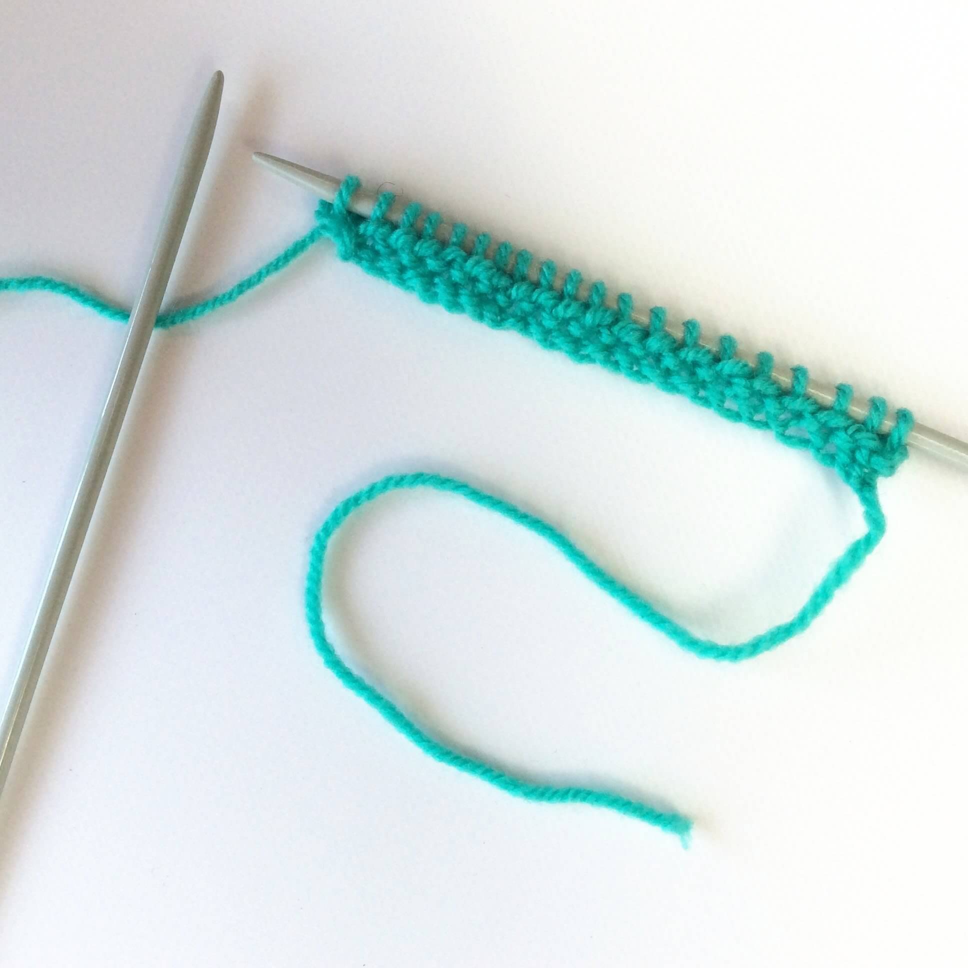 how to work the knit and garter stitch - La Visch Designs