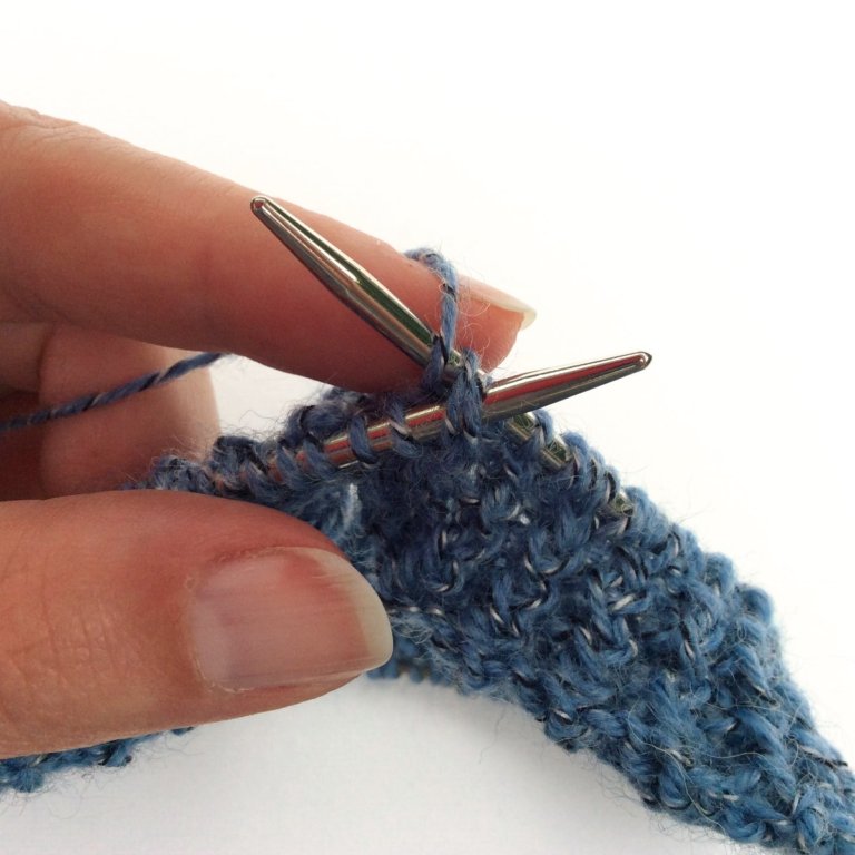tutorial: knit rick rack rib in the round - La Visch Designs