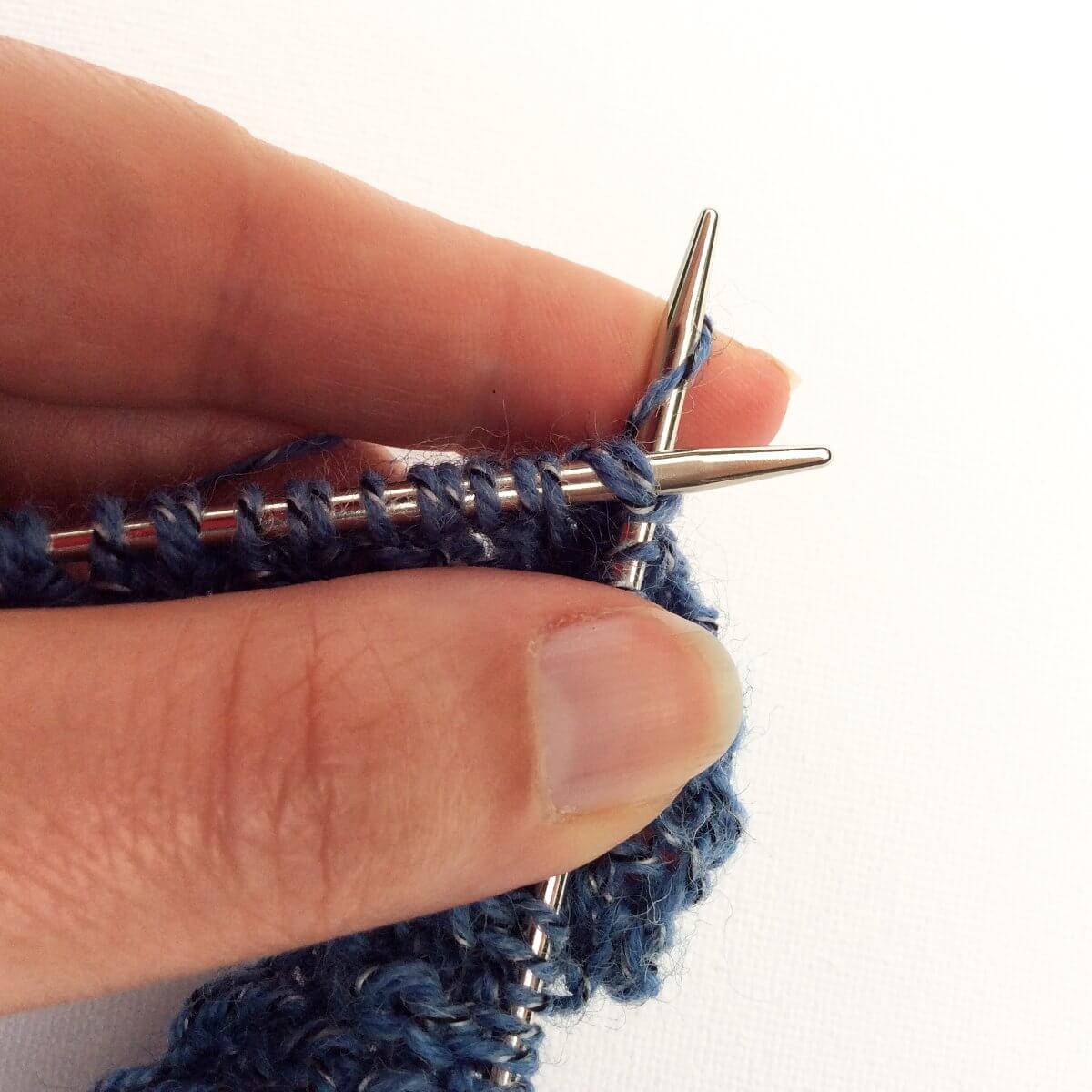 tutorial: knit rick rack rib in the round - La Visch Designs