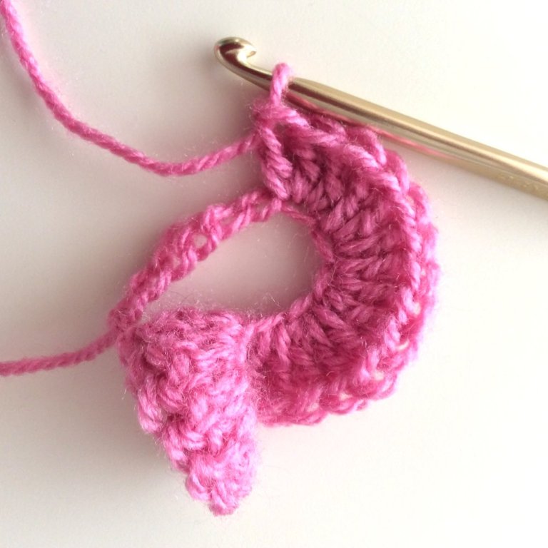 tutorial: crochet curlicues - La Visch Designs