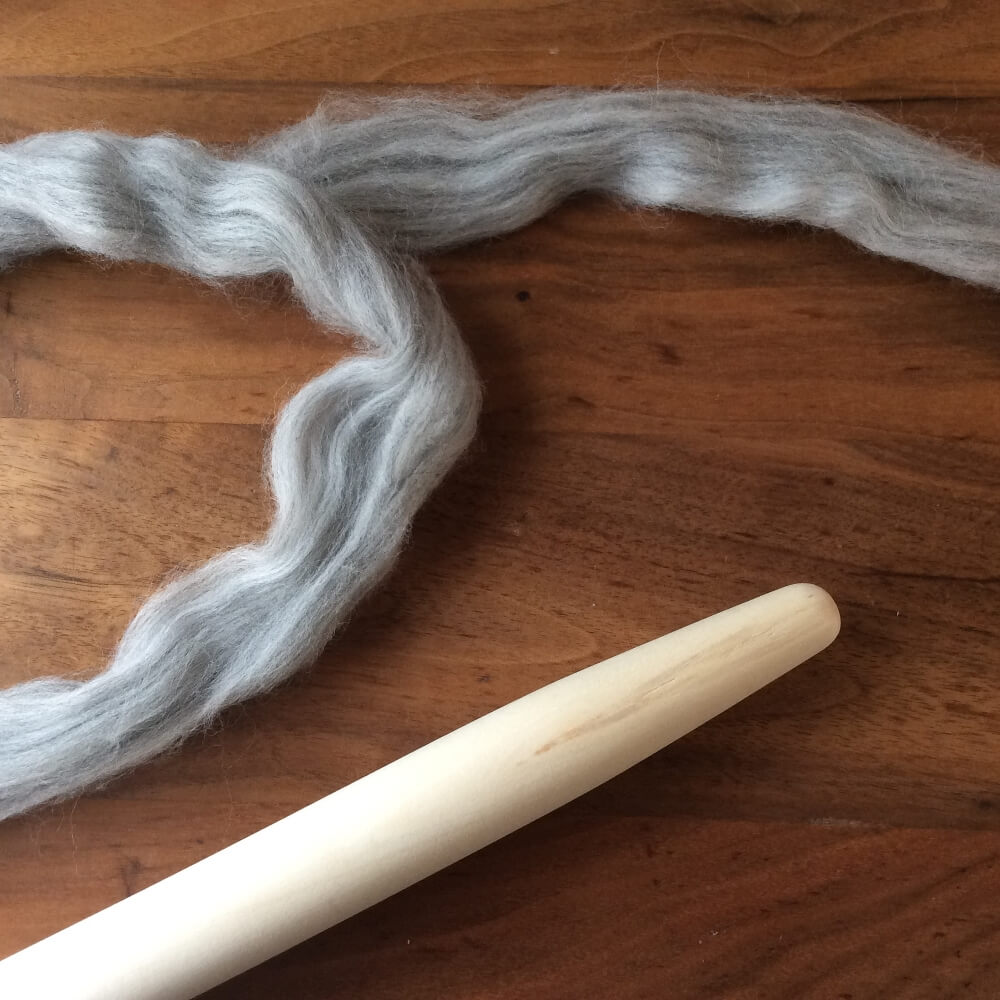 tutorial: preparing roving for extreme knitting - La Visch Designs