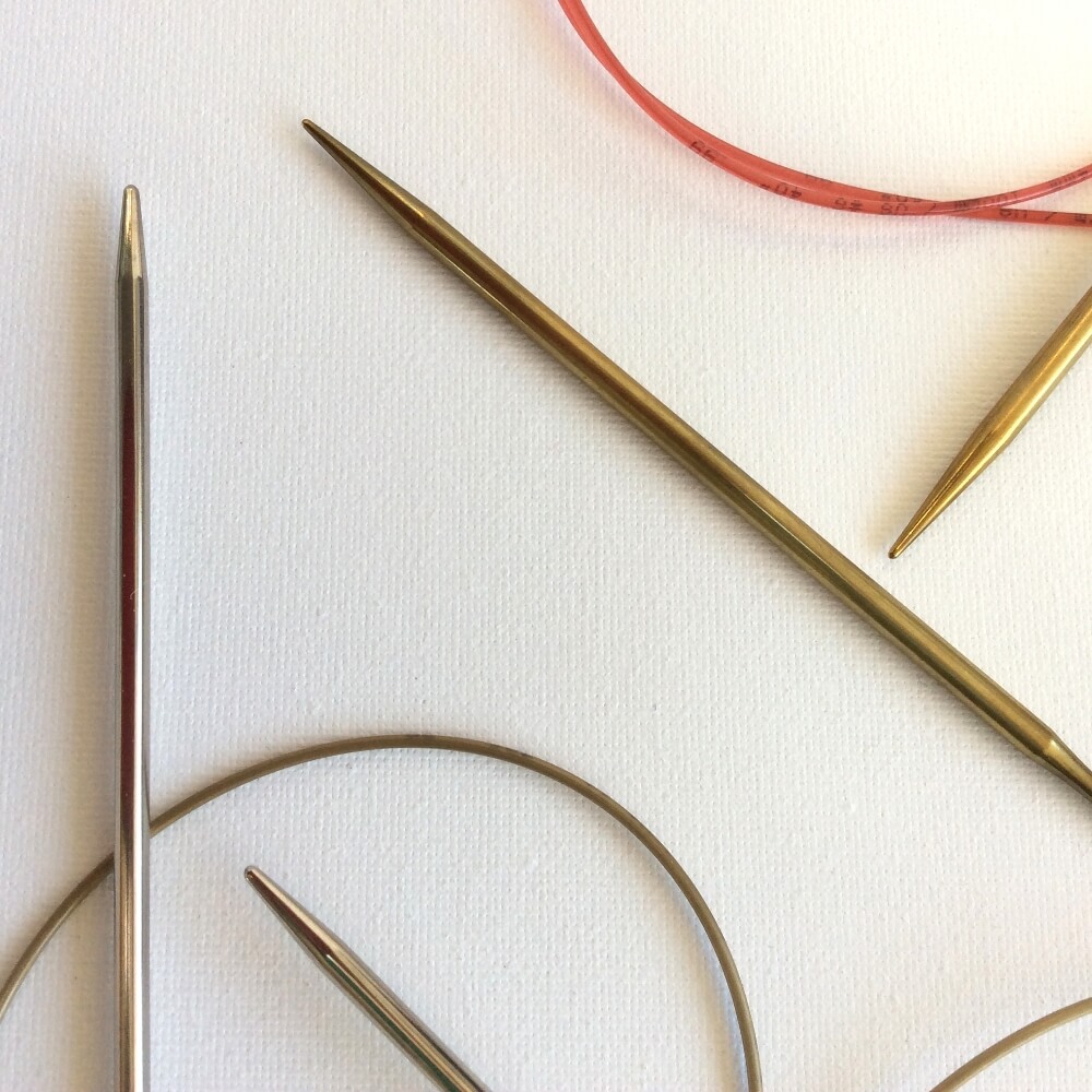 choosing circular knitting needles - La Visch Designs