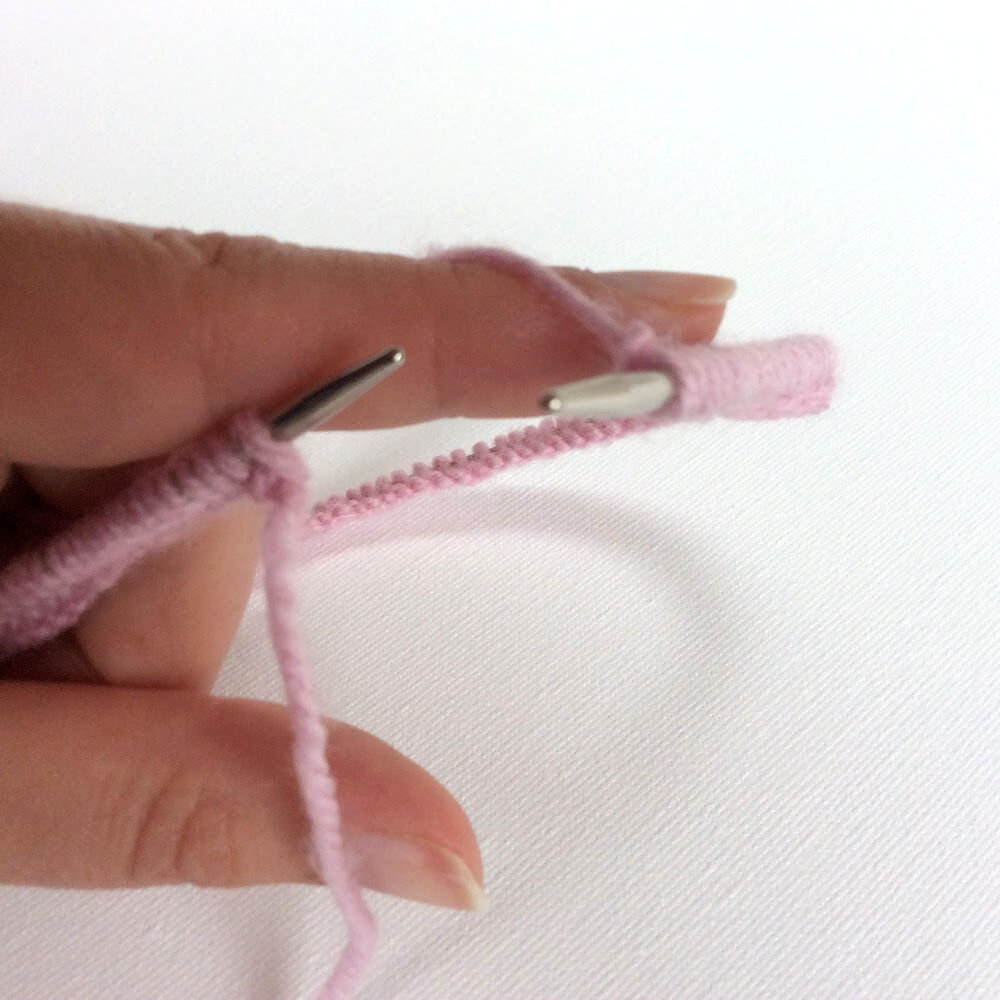 tutorial: knitting in the round with circular needles - La Visch Designs