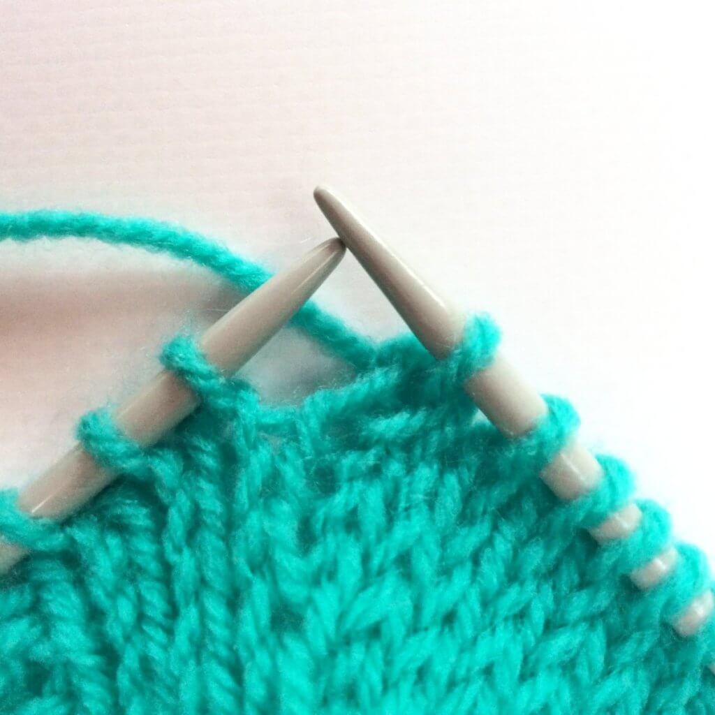 tutorial – knitting the k2tog decrease - La Visch Designs