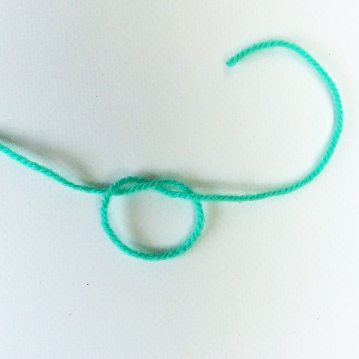 tutorial - circular cast-on - La Visch Designs