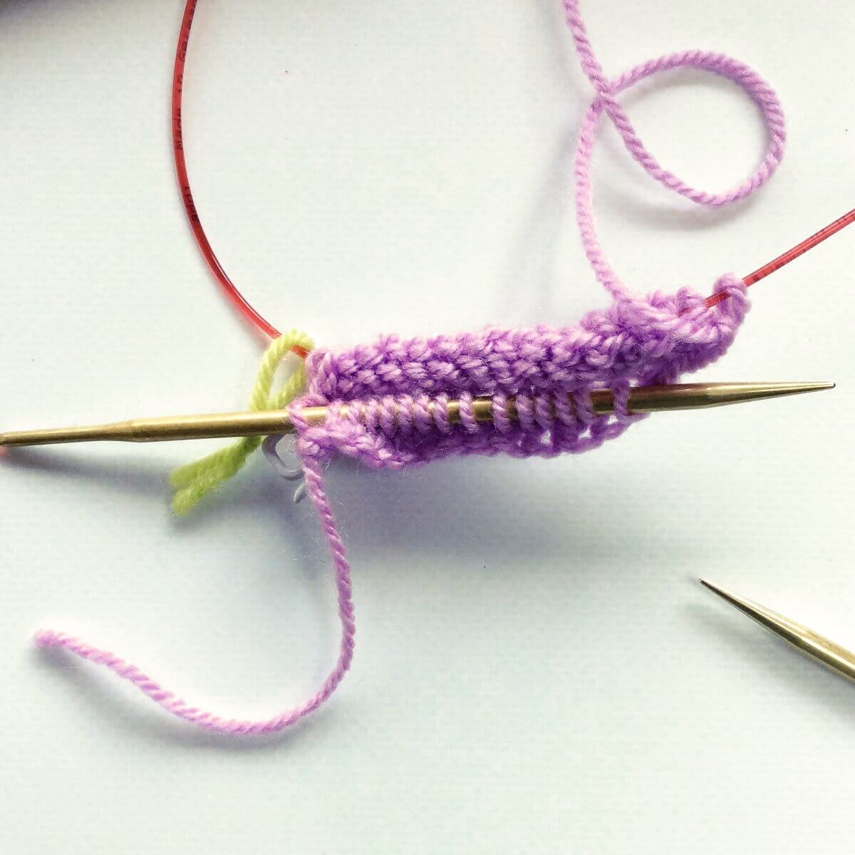 tutorial – casting on & knitting magic loop - La Visch Designs