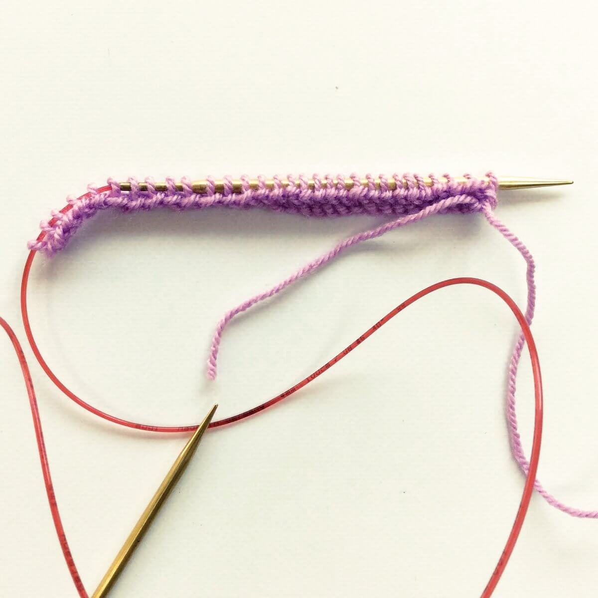 tutorial – casting on & knitting magic loop - La Visch Designs