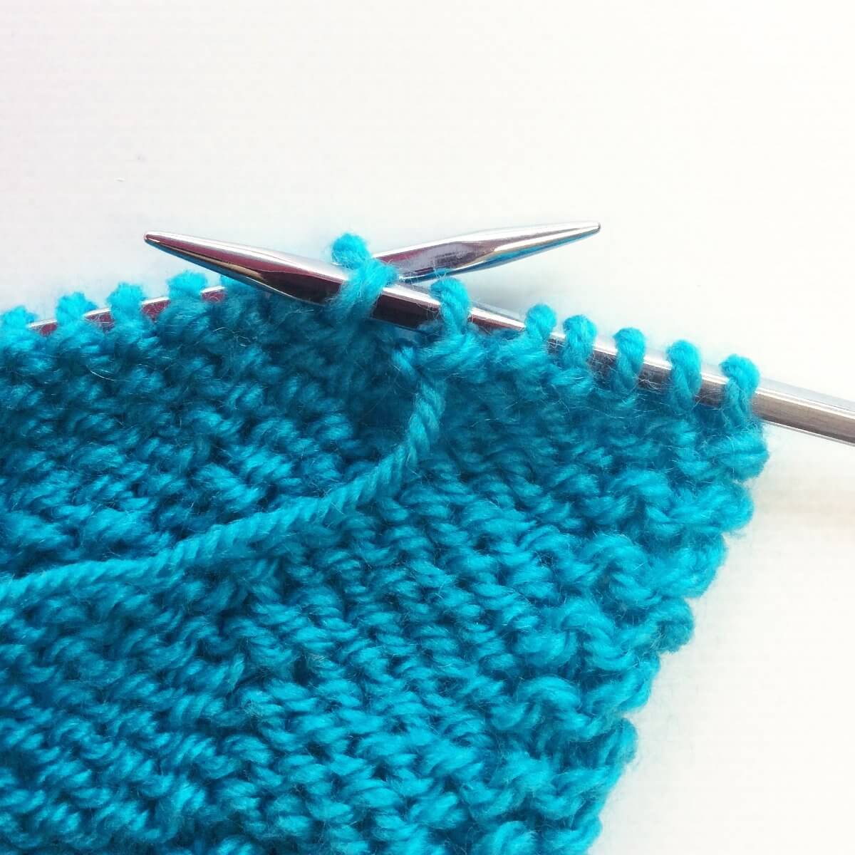 tutorial – working a purl-side right-leaning lifted increase - La Visch ...