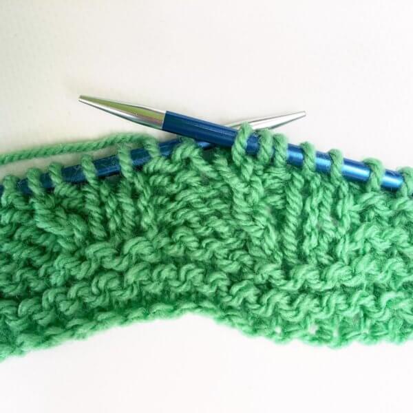 tutorial - working a Left Twist - La Visch Designs