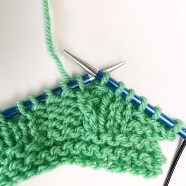 tutorial - working a Left Twist - La Visch Designs