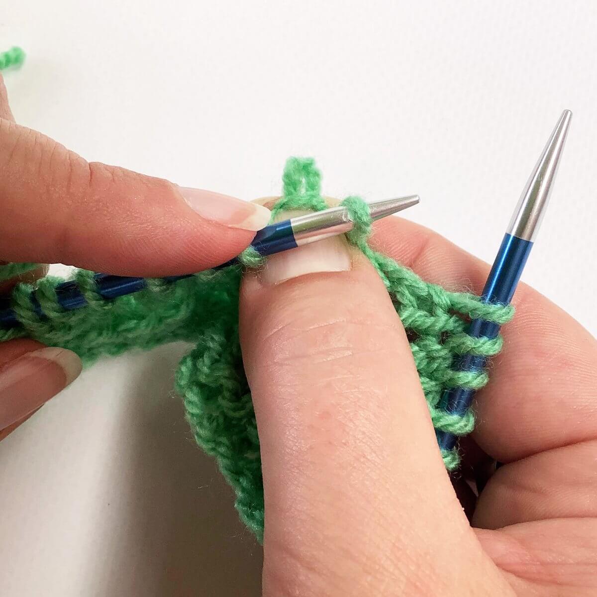 tutorial - working a Left Twist - La Visch Designs