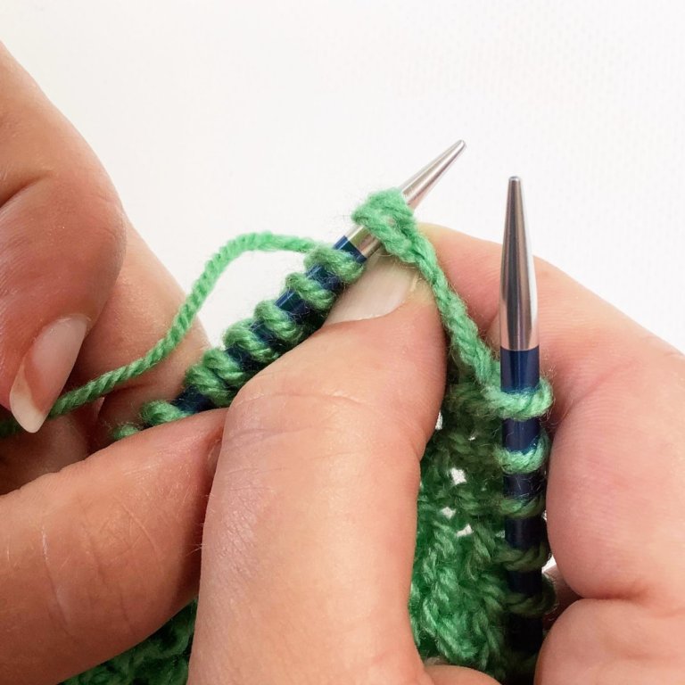 tutorial - working a Left Twist - La Visch Designs