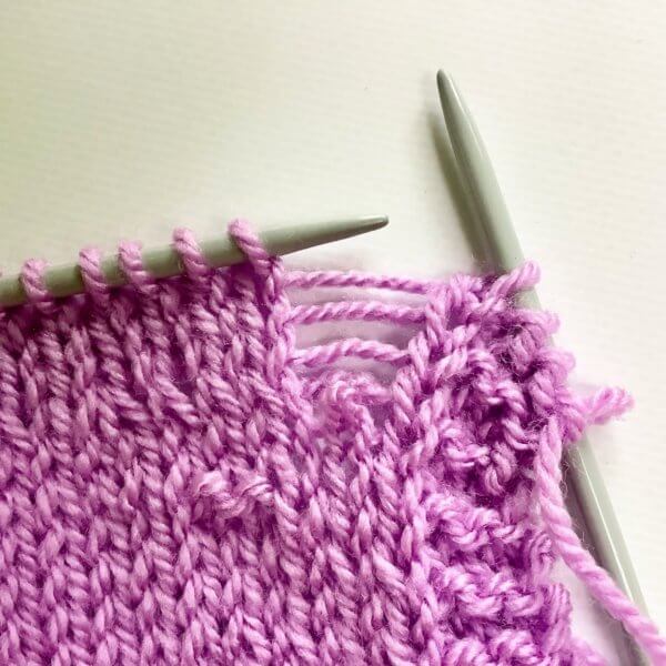 tutorial - fixing a dropped stitch - La Visch Designs