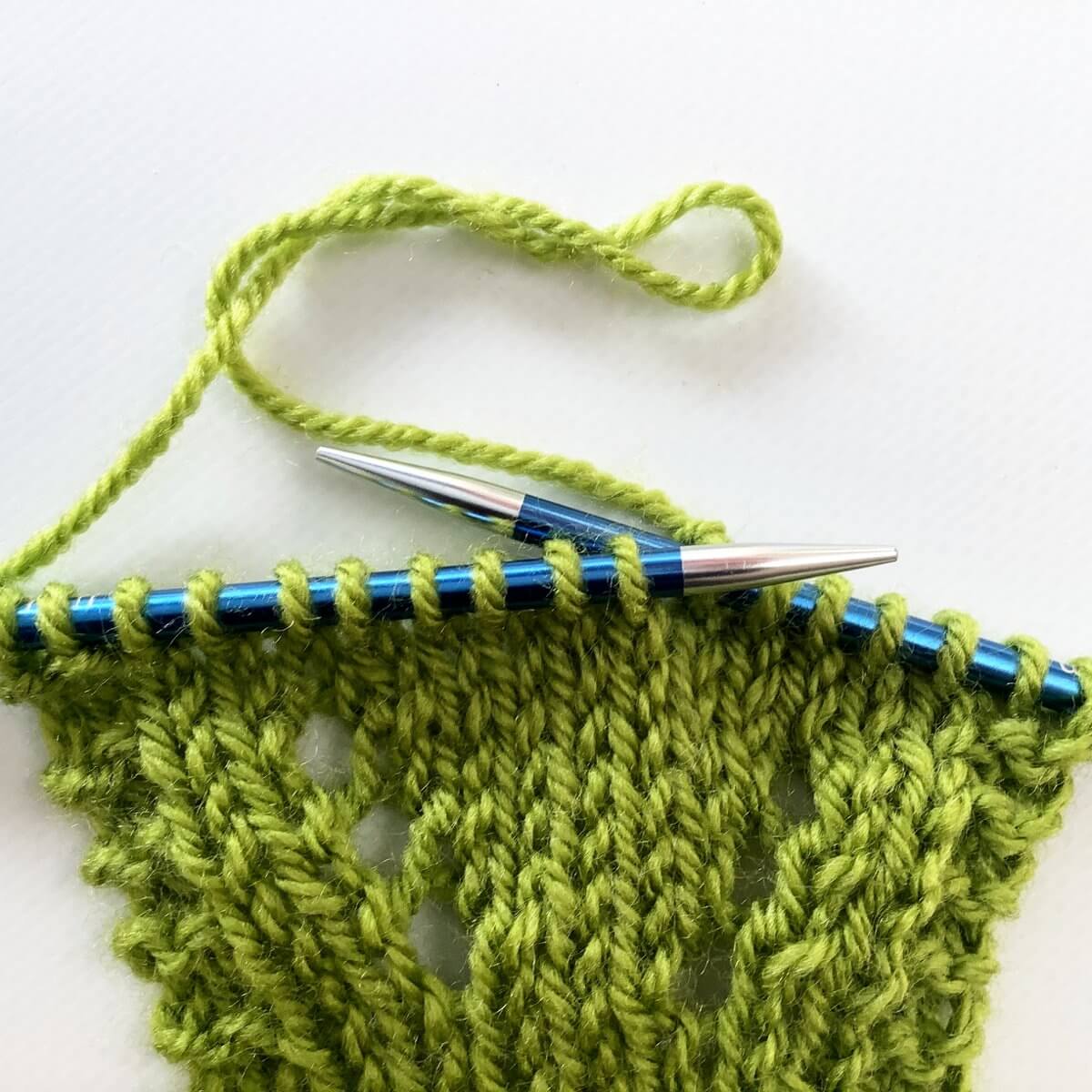 tutorial - sl1-k2tog-psso left-leaning double decrease - La Visch Designs