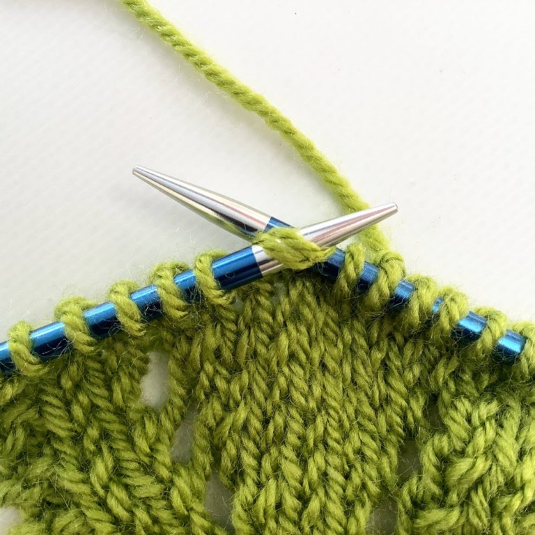 tutorial - sl1-k2tog-psso left-leaning double decrease - La Visch Designs