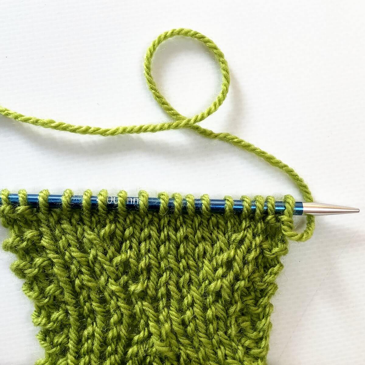 tutorial - working a knit-side left-leaning lifted increase - La Visch ...
