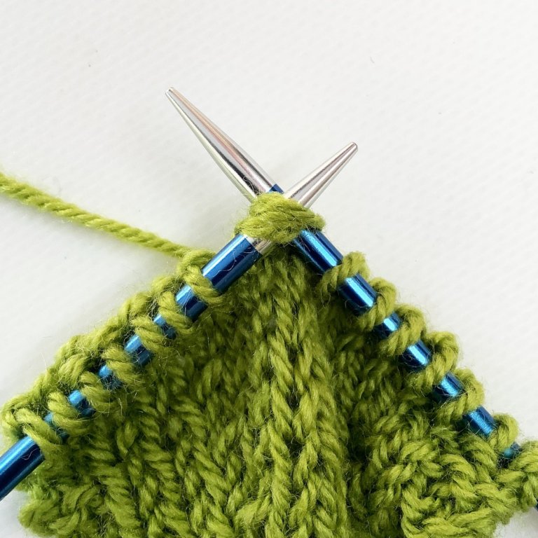 tutorial - the k3tog right-leaning double decrease - La Visch Designs
