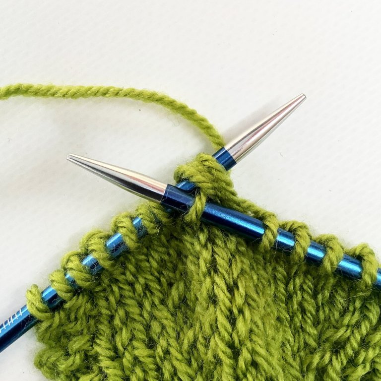 tutorial - the k3tog right-leaning double decrease - La Visch Designs