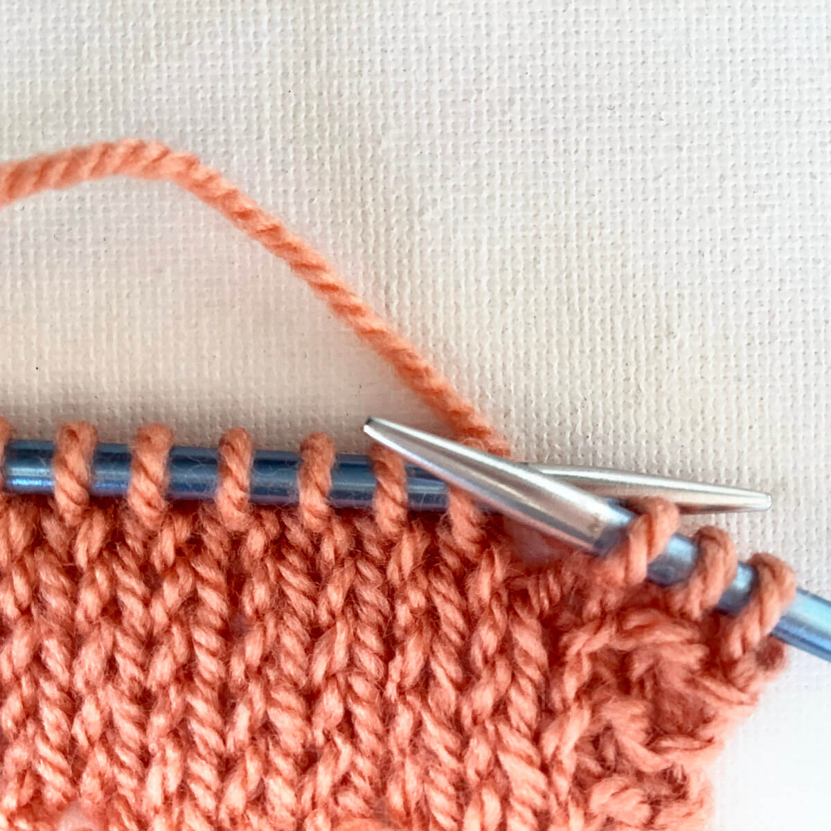 tutorial - working an Estonian 3-into-3 star stitch - La Visch Designs