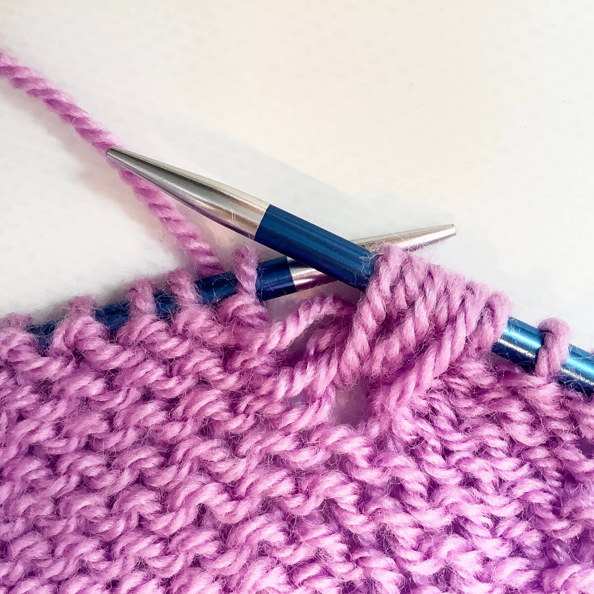 tutorial - working a bobble from 3 rows below - La Visch Designs