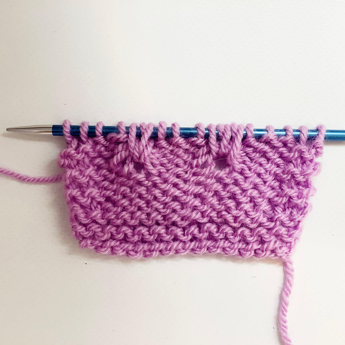 tutorial - working a bobble from 3 rows below - La Visch Designs