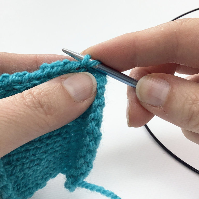 tutorial - picking up stitches - La Visch Designs
