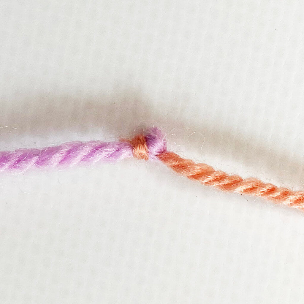 tutorial - joining yarn with a magic knot - La Visch Designs
