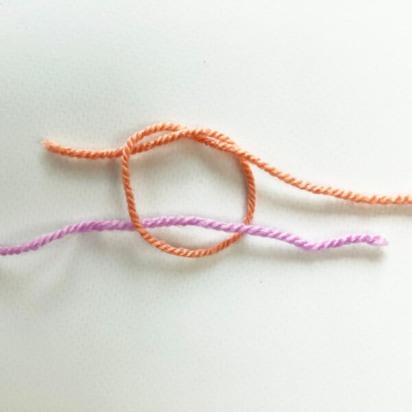 tutorial - joining yarn with a magic knot - La Visch Designs