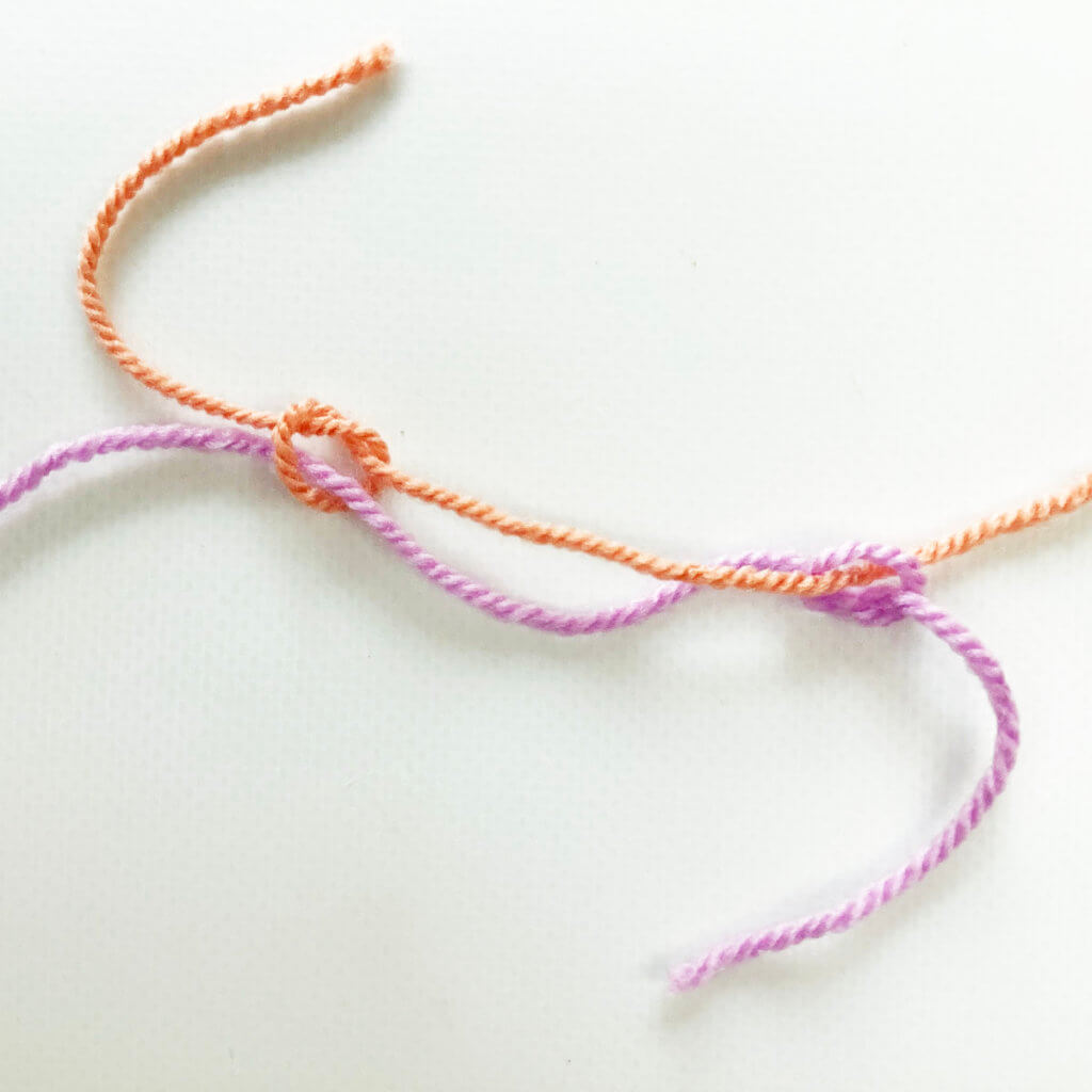 tutorial - joining yarn with a magic knot - La Visch Designs