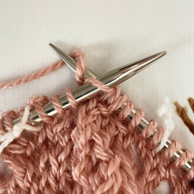 tutorial - working the bunny ears yo stitch - La Visch Designs