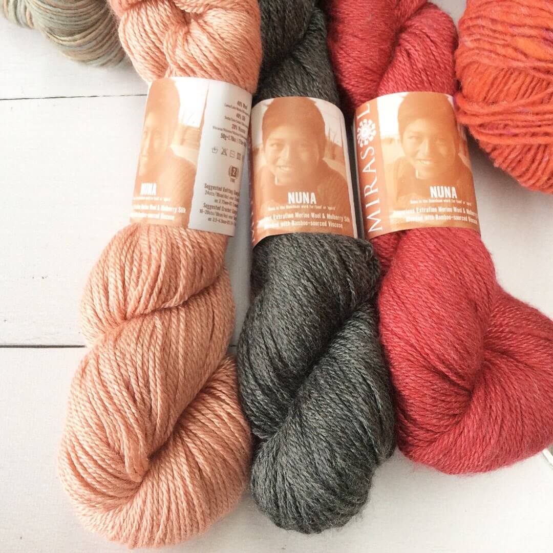 tutorial - working a purl 1 below (p1b) - La Visch Designs