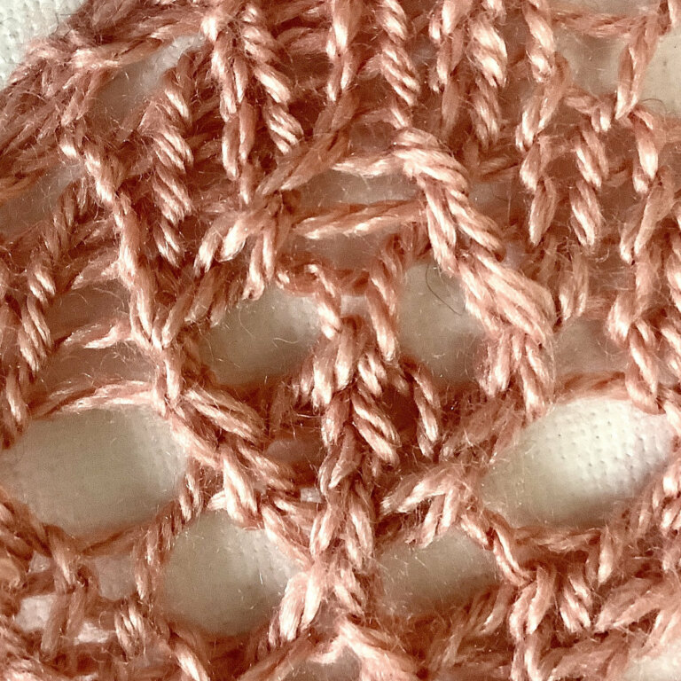 tutorial - working a purl 1 below (p1b) - La Visch Designs