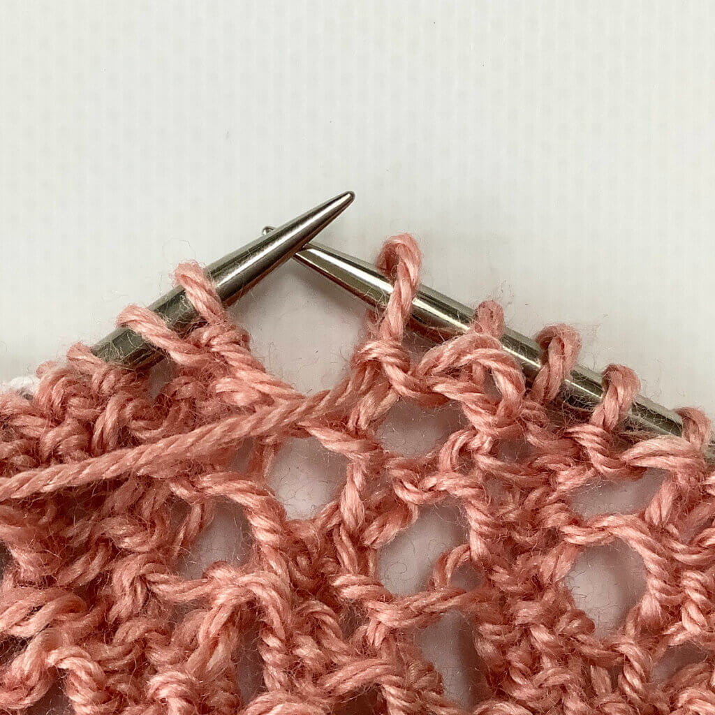 tutorial - working a purl 1 below (p1b) - La Visch Designs