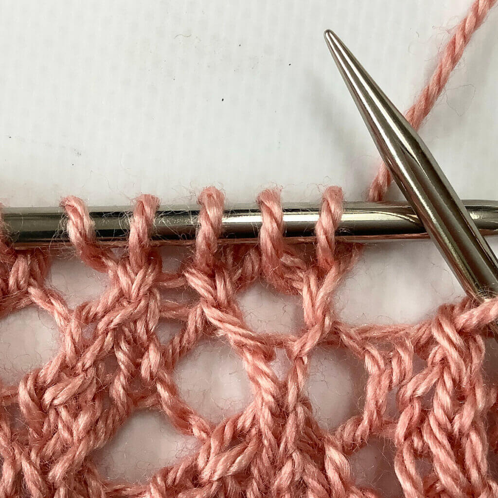tutorial - working a purl 1 below (p1b) - La Visch Designs