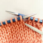 tutorial – working the knit 1 below (k1b) stitch - La Visch Designs