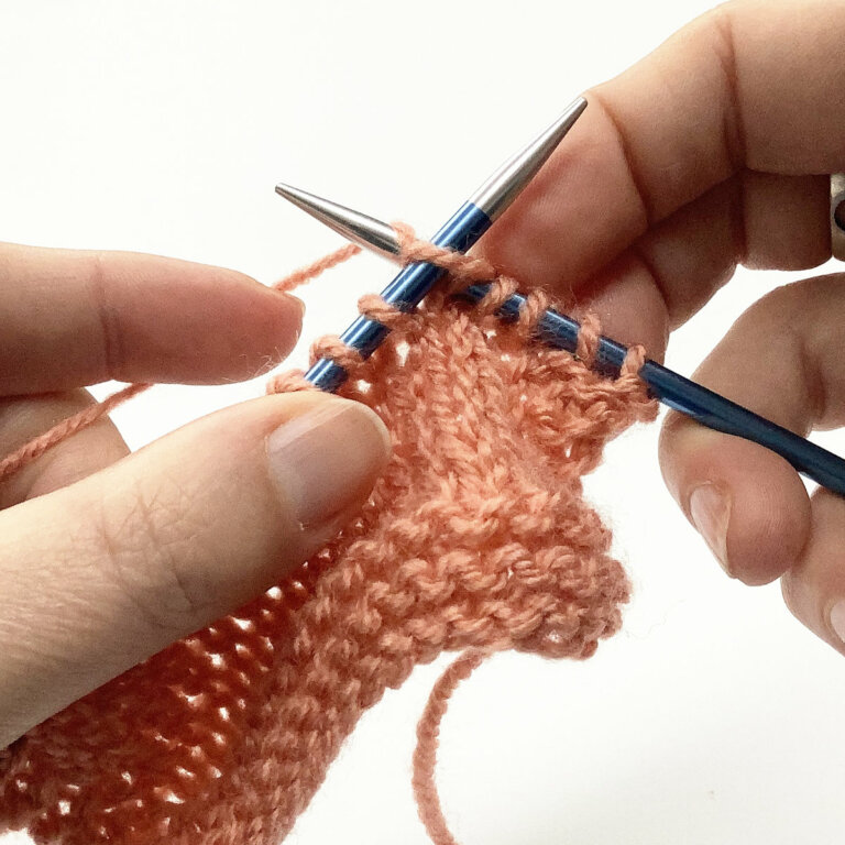 tutorial – working the knit 1 below (k1b) stitch - La Visch Designs