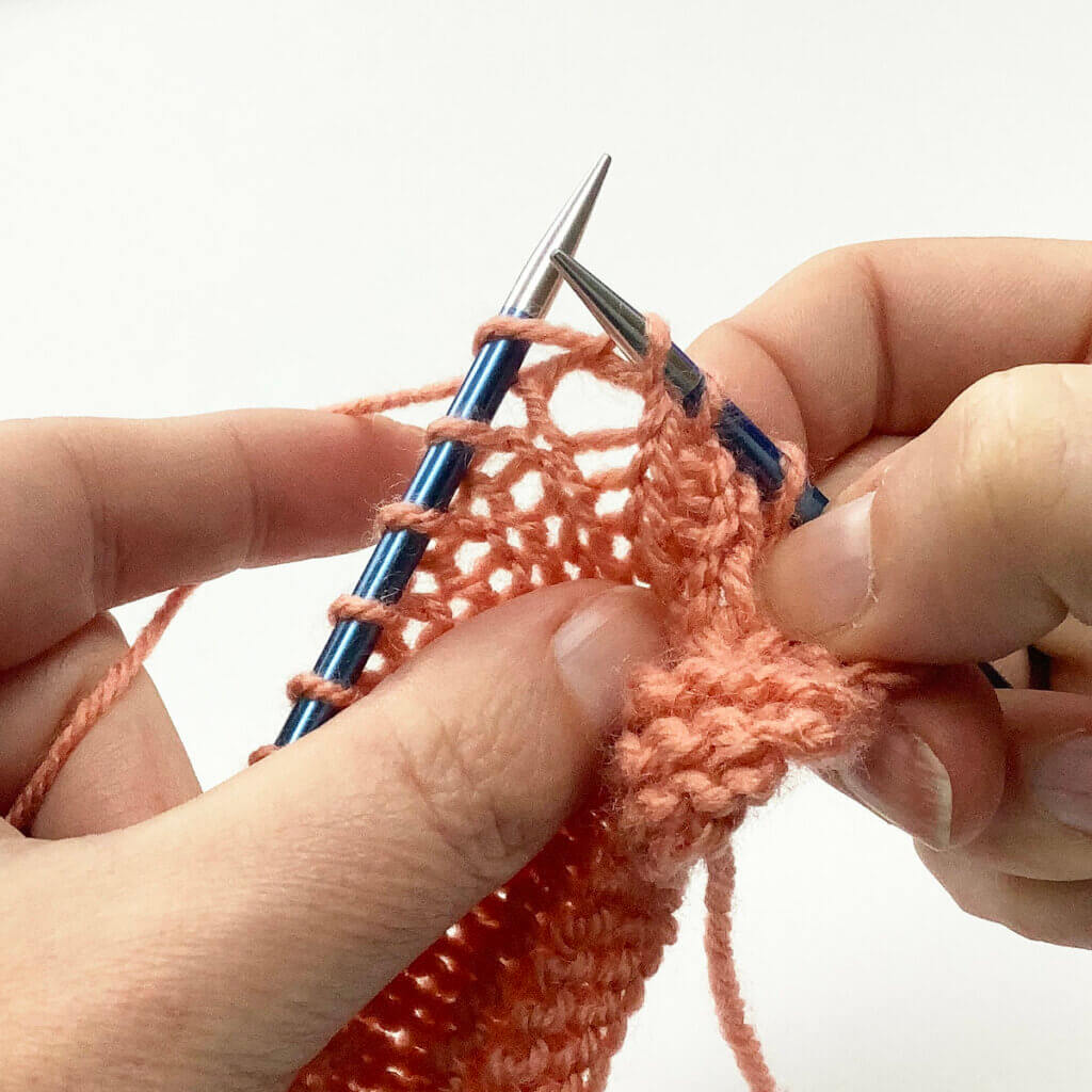 tutorial – working the knit 1 below (k1b) stitch - La Visch Designs