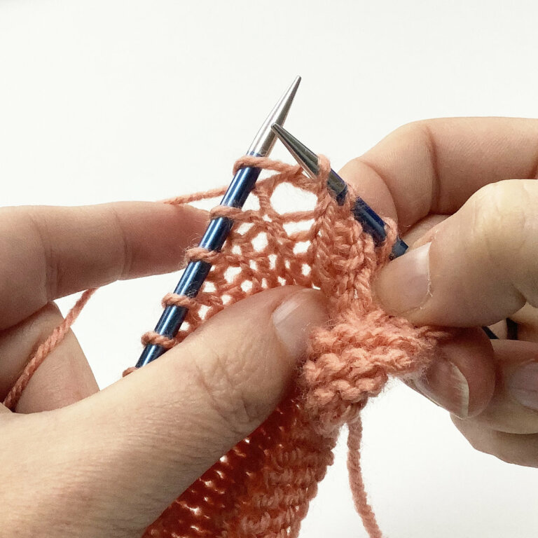 tutorial – working the knit 1 below (k1b) stitch - La Visch Designs