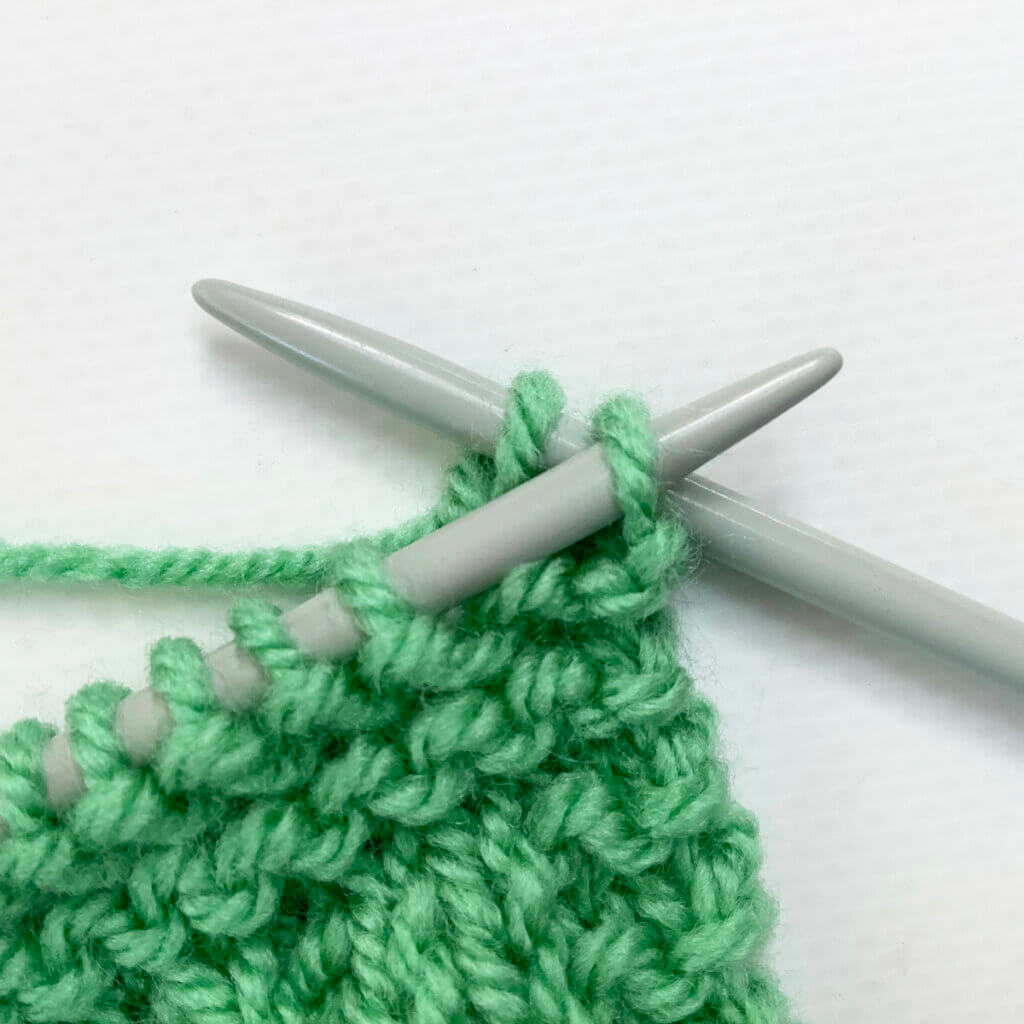 tutorial - the standard knitted bind-off - La Visch Designs