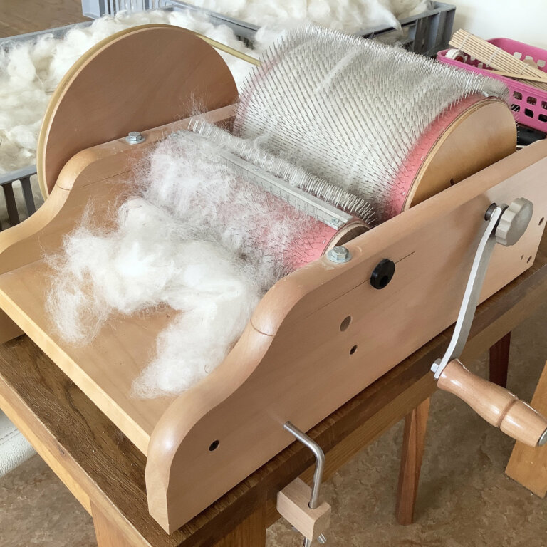 tutorial - preparing alpaca for spinning - La Visch Designs