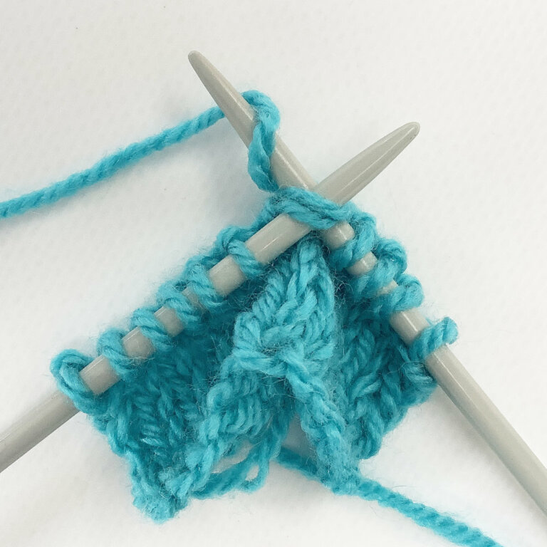 tutorial - working the bunny ears decrease - La Visch Designs