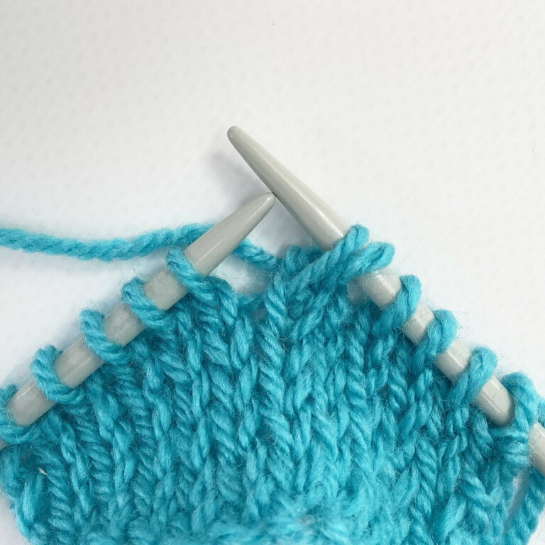 tutorial - working the bunny ears decrease - La Visch Designs
